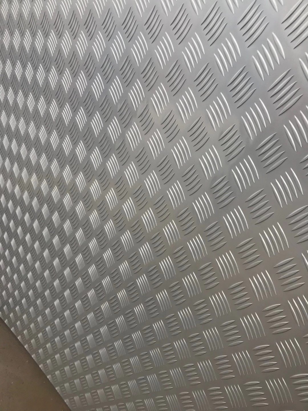 5 bar pattern aluminium checkered sheet 0.6mm-8mm thickness for global ...