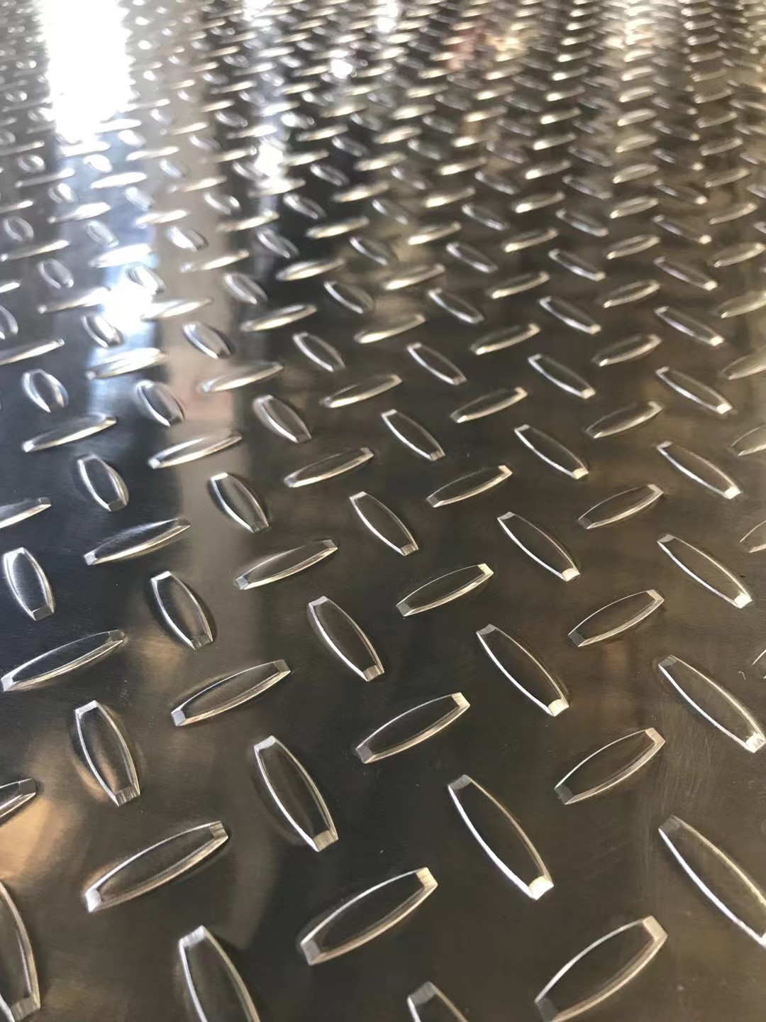Lentil Pattern Aluminum Sheet - High Anti-Slip Performance for ...